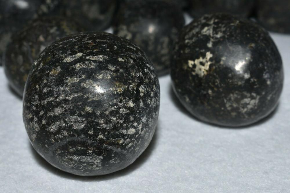 Nuummite Meaning and Spiritual Properties